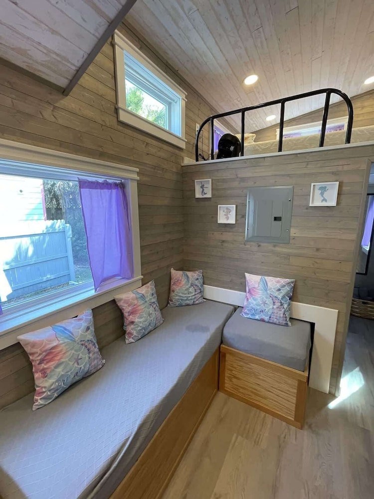 The Mermaid At Tiny House Siesta - Sarasota, FL