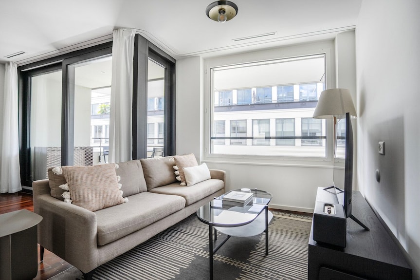 Blueground | Wiedikon, Balcony & Elev, Nr Market - Zurich