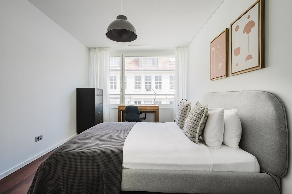 Blueground | Wiedikon, balcony & elev, nr market - Zürich | Vrbo