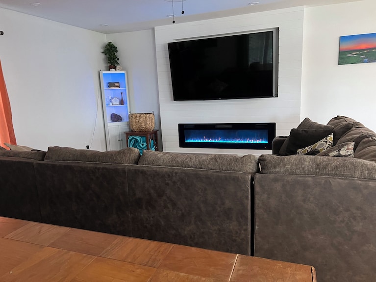 Charming 4-bedroom House With Ac, Wifi In Peaceful Akers Next To The Sun Bun - Lake Maurepas, LA