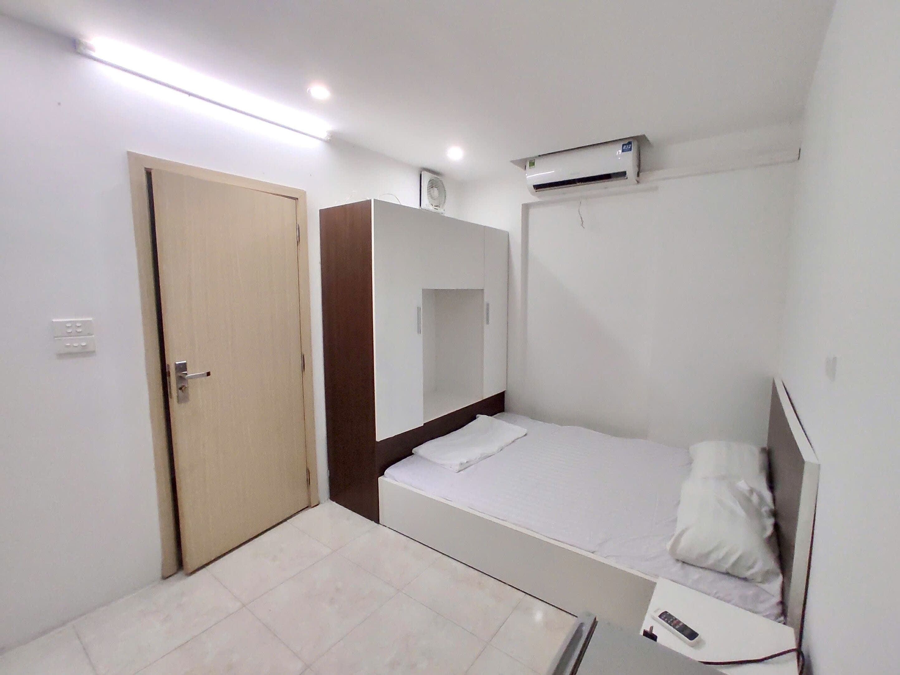 Apartamento básico | Roupas de cama antialérgicas, escrivaninha, Wi-Fi de cortesia