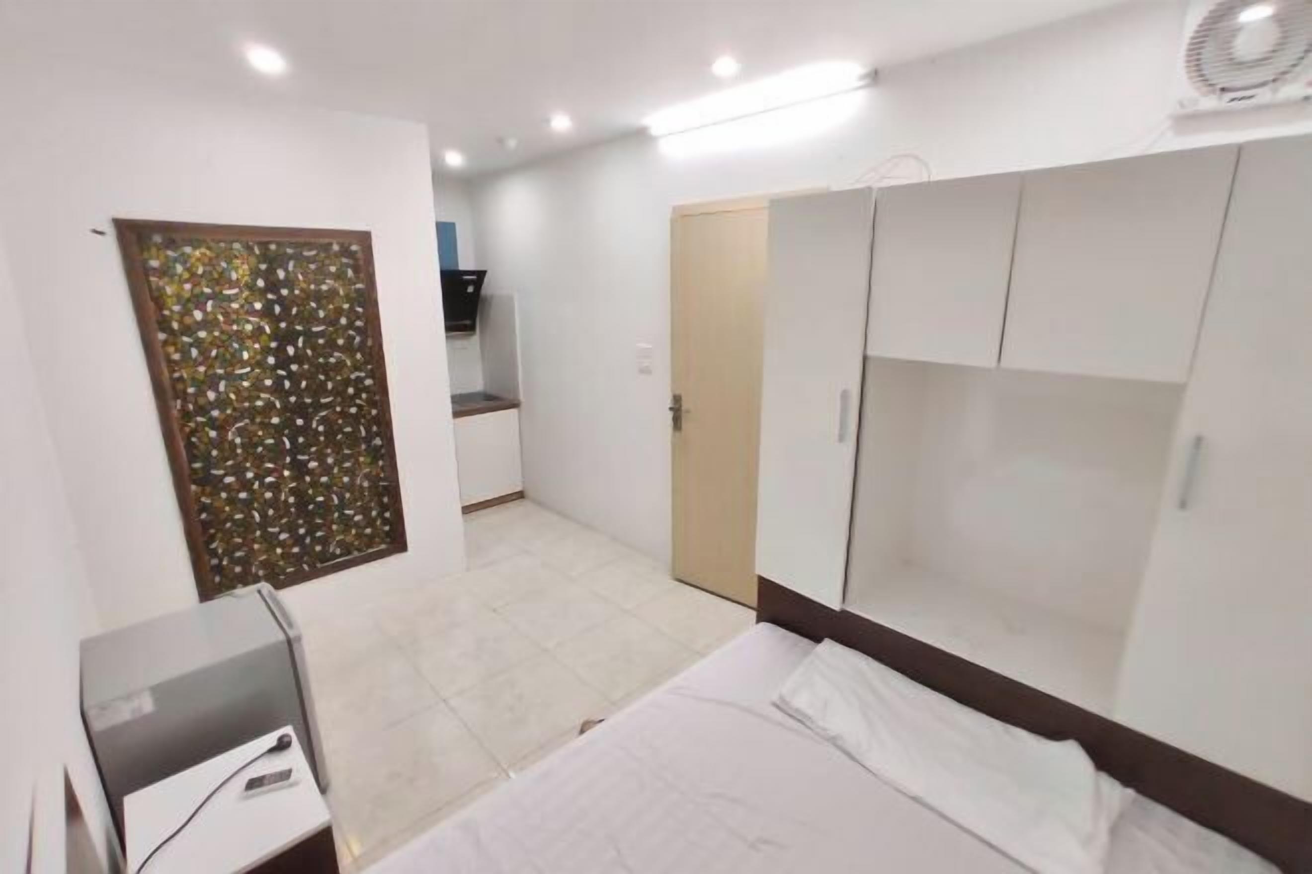 Roupas de cama antialérgicas, escrivaninha, Wi-Fi de cortesia