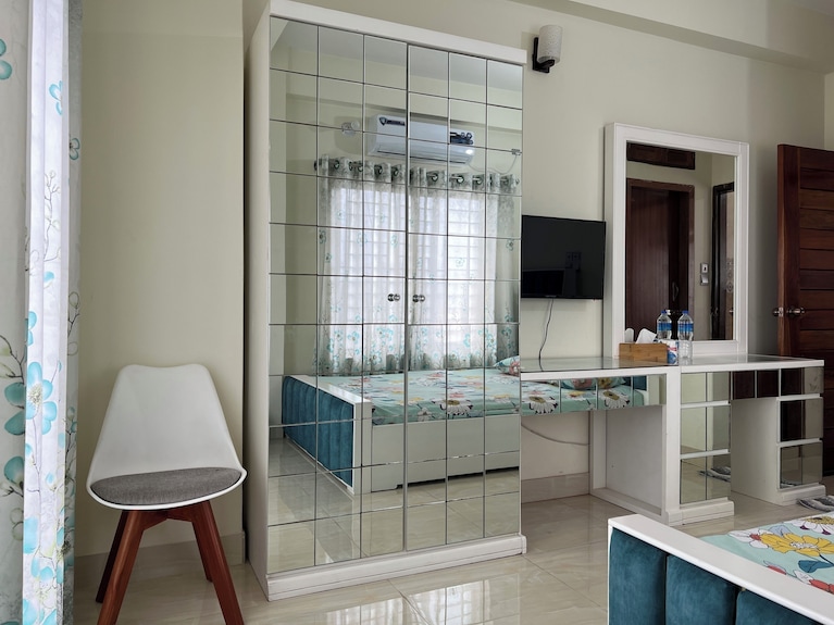 Roof Top One Bed Fully Furnished Apartment With Kitchen, Small Living & Bathroom - Dacca