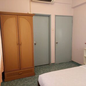 1 quarto, ferro/tábua de engomar, camas desdobráveis 