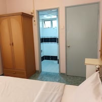 1 quarto, ferro/tábua de engomar, camas desdobráveis 