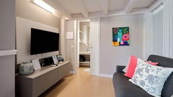 Loft superior, 1 cama de casal e sofá-cama, cozinha | Área de estar