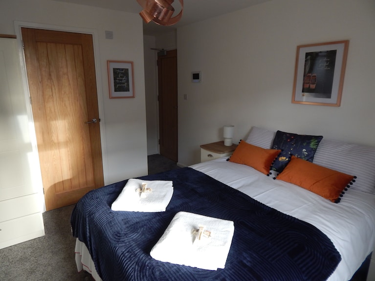 Stylish, Modern And Well Located En-suite Room With Parking - Cambridge