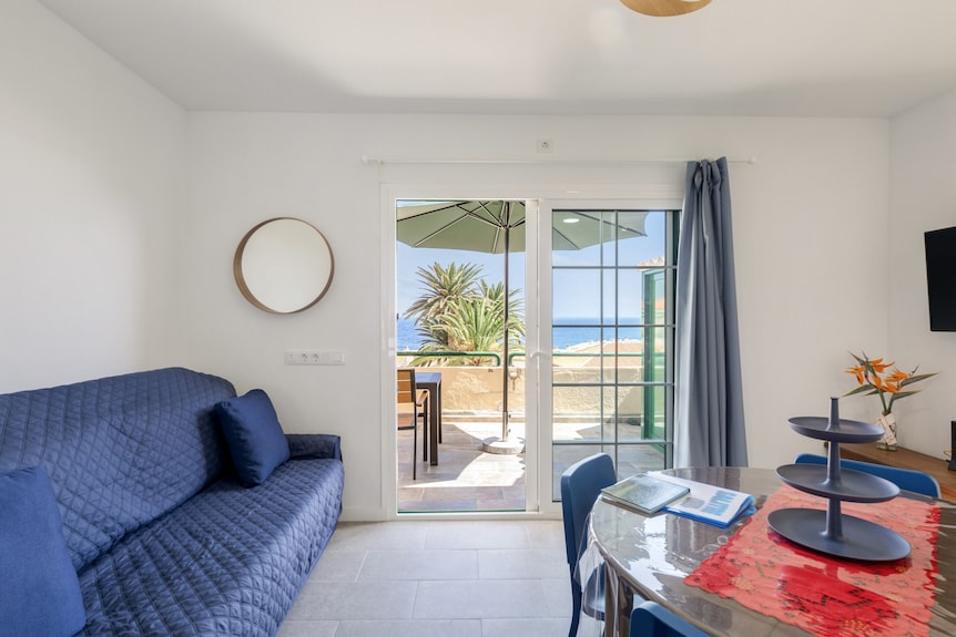 Apartment 'Salitre & Tea' With Atlantic Ocean Views, Sandy Beach, Pool, And Wi-fi - La Palma