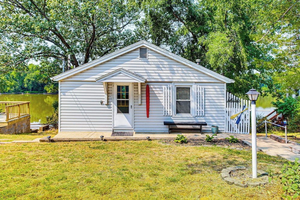 Lakefront Home W/ Patio In Havana! - 아바나