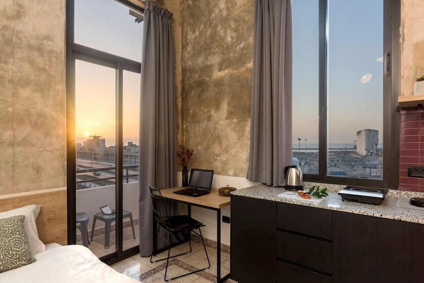 Anoor 202 · Anoor Studio In Gemmayze W/balcony & 24/7 Power - Beirut