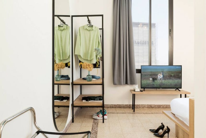 Anoor 203 Studio In Gemmayze W/ 24/7 Power - Beirut