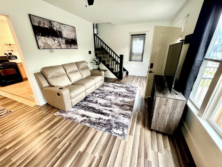 The Square On Prairie- Charming 3-bedroom Home Located Near Dtsf! - Sioux Falls, SD