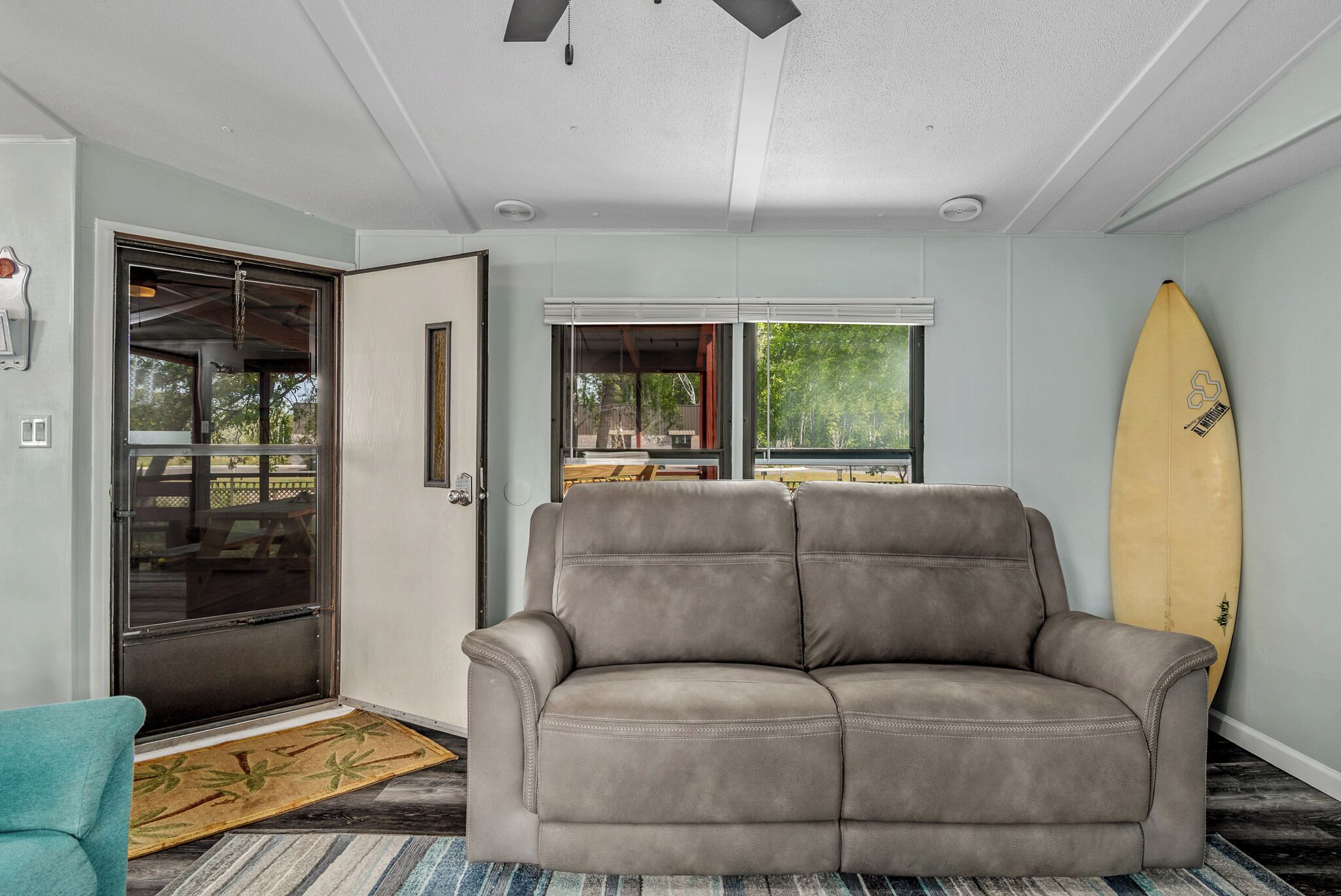 Twisted Oaks Inn 4 Miles To Holden Beach-relaxing Getaway W/large Screened Porch - North Carolina