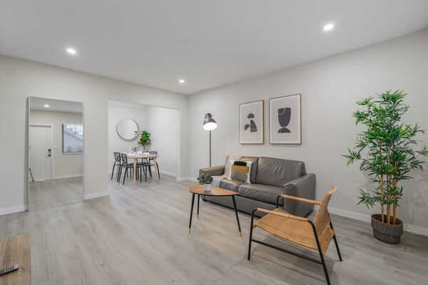 Stylish Apartments On Iconic Calle Ocho - Miami Seaquarium, Key Biscayne