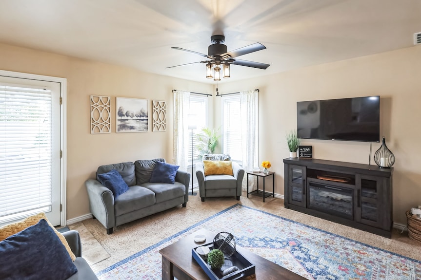 New Listing! Cozy Corner Oasis With Hot Tub - Jerome, ID