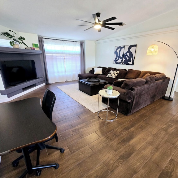 3br Flex Stay In Blythe - Contractors Nurses Families Long-term Ok - Blythe, CA