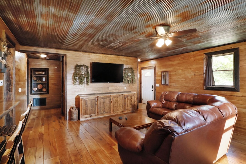 Wanderlust Suite - 2 Bed, 2 Bath Getaway - Milford Lake, KS