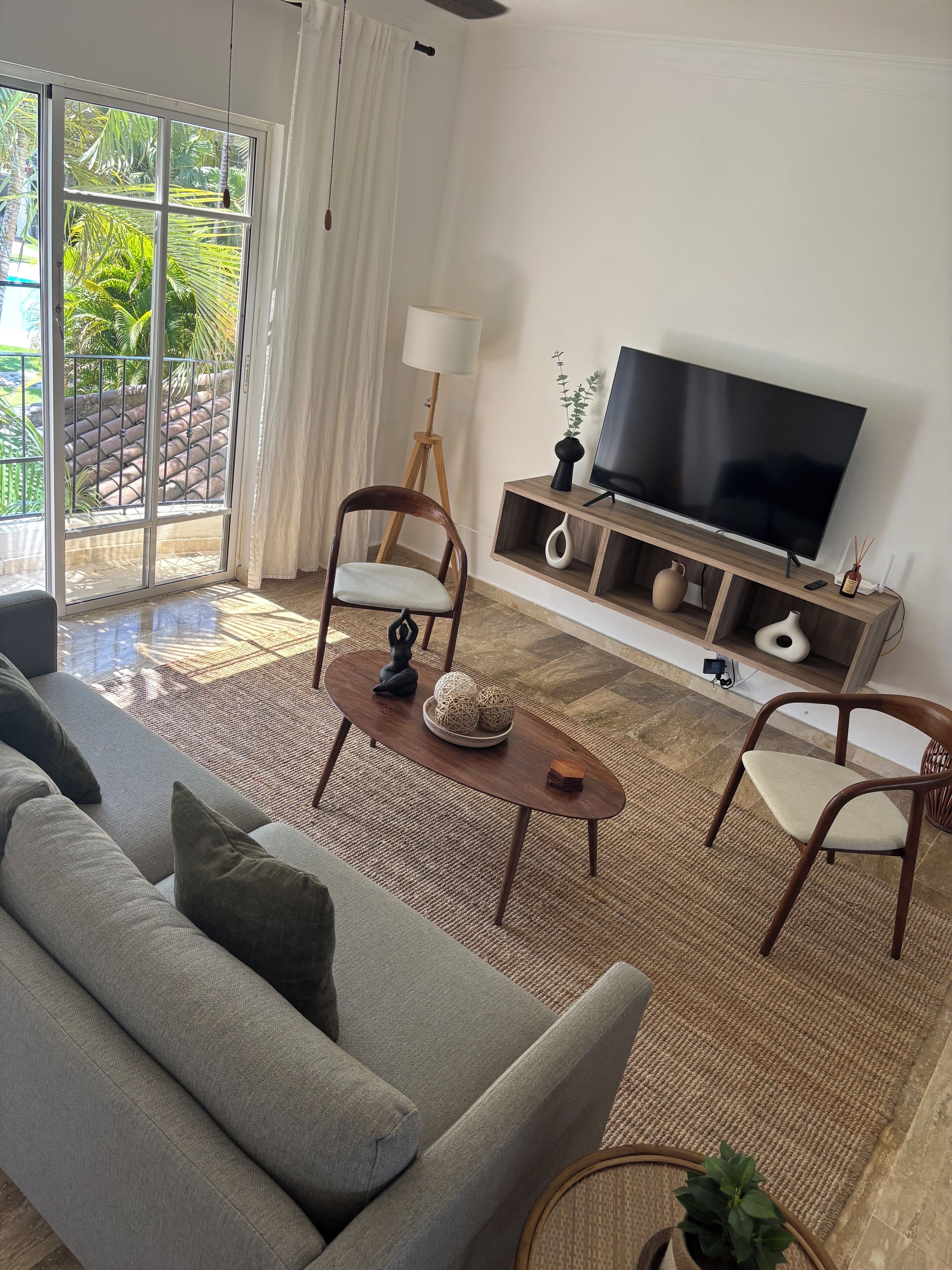 White Sands 2br Beach Access/golf Driving Range/big Pool & Jacuzzi/ac/fast Wi-fi - Punta Cana