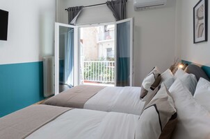 Apartamento superluxo, vista para a cidade | 2 quartos, cofres nos quartos, cortinas blackout