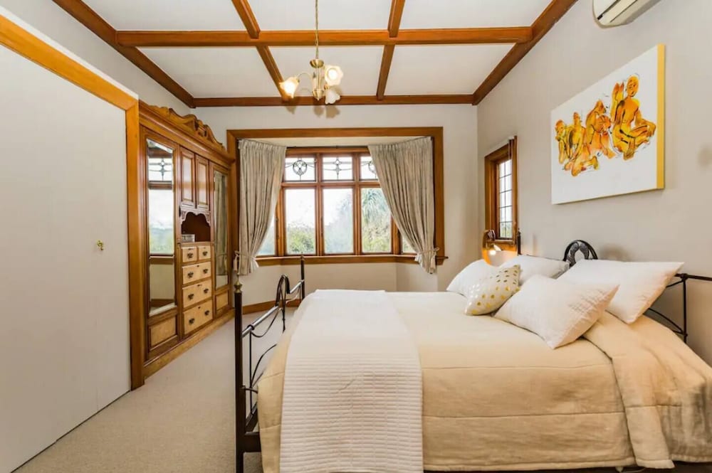 Luxury Home, Modern Living - Mosgiel