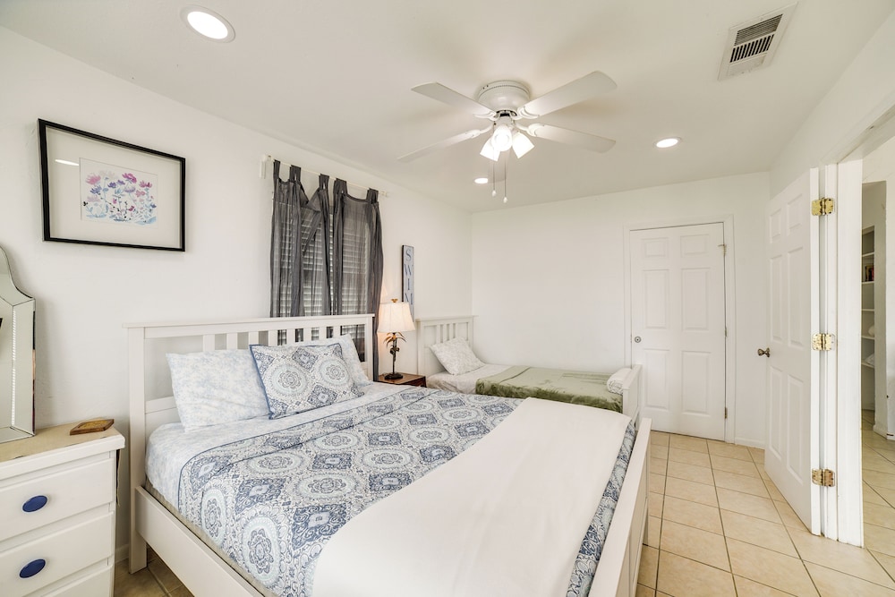 Beachfront Home W/ Pool Access In Galveston! - Jamaica Beach, TX