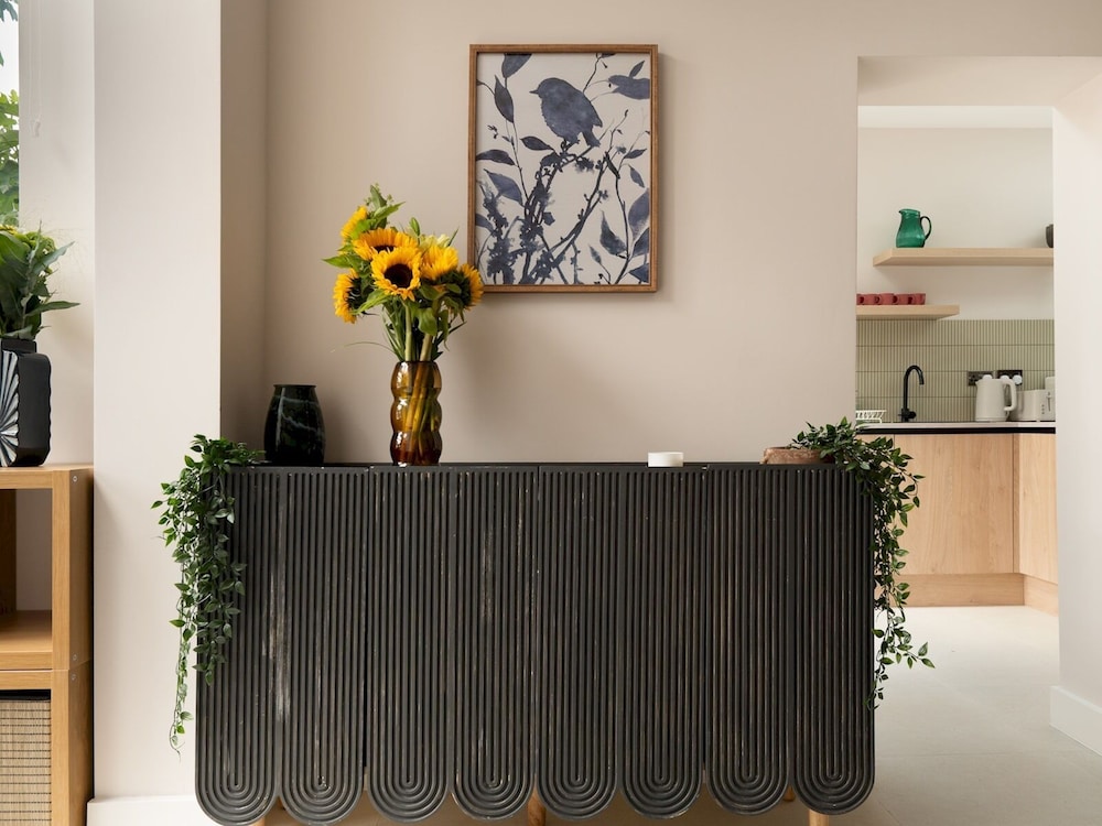 Modern, Chic 5br Townhouse - Central Oxford | Pass The Keys - Oxford Castle & Prison