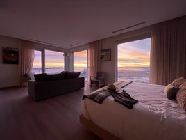 Suite de Luxo, vista para a praia | Cofre no quarto, secretária adequada para computadores portáteis 