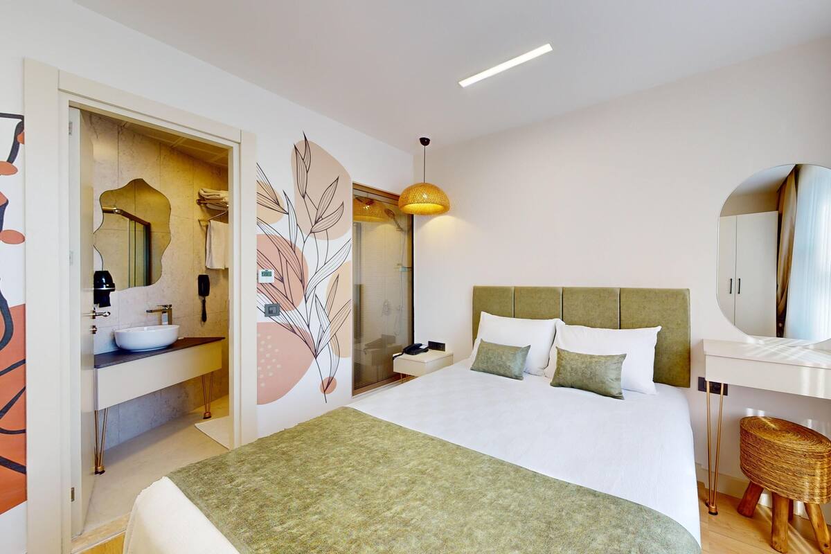Quarto casal standard | Roupas de cama premium, camas Select Comfort, frigobar