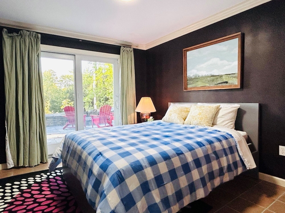 Secluded Mountain Retreat: Unbeatable Views, 5 Mins To Stratton Resorts, Firepit - Stratton, VT