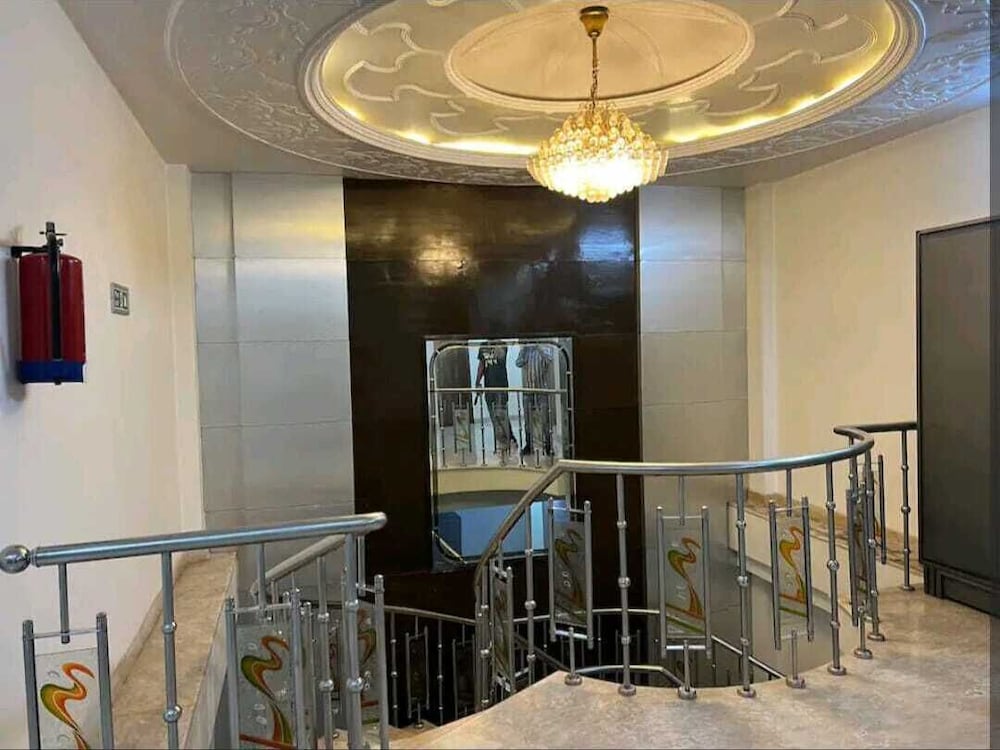 Hotel Awadh Inn - Lucknow