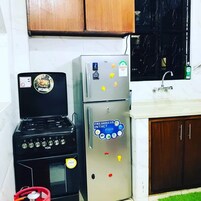 Apartamento Comfort, varanda, Vista para a cidade | Cozinha privada | Um frigorífico, um micro-ondas, utensílios de cozinha 