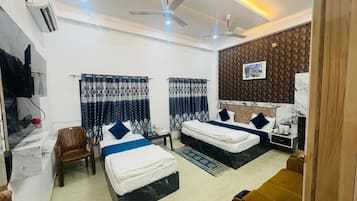 Quarto Triplo Deluxe | Wi-fi grátis, roupa de cama fornecida