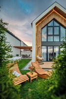 Casa família, 3 quartos, acesso à piscina, vista para o jardim | Terraço/pátio