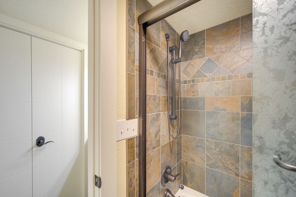 Townhome Near Lake Lbj W/ Deck & Patio! - Horseshoe Bay, TX