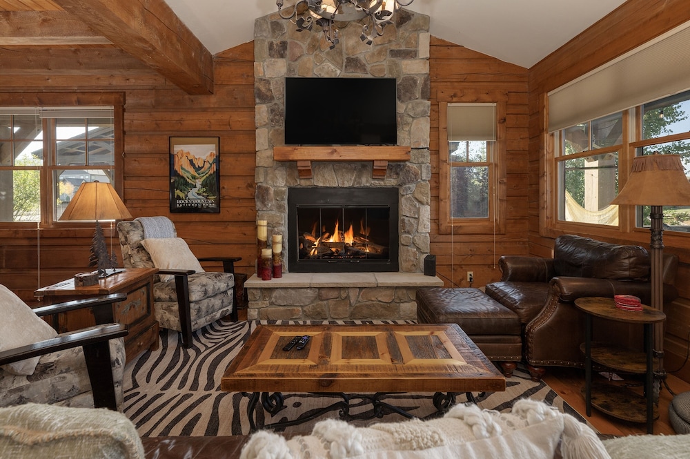 19th Hole 3 Bedroom Cabin - Granby, CO