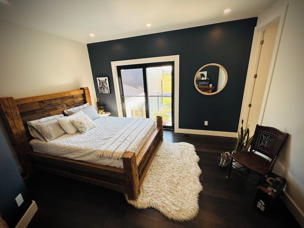 GLAS HOUSE! Unique Scandinavian inspired modern home - Hamilton ...