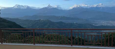 Quarto Duplo ou Twin Deluxe, varanda, vista para a montanha | Terraço/pátio interior
