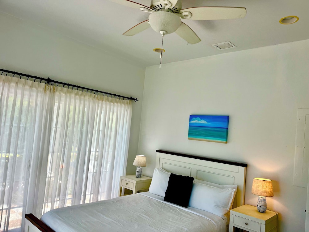 Waterfront 3-bedrooms Villa in Providenciales - Five Cays | Vrbo