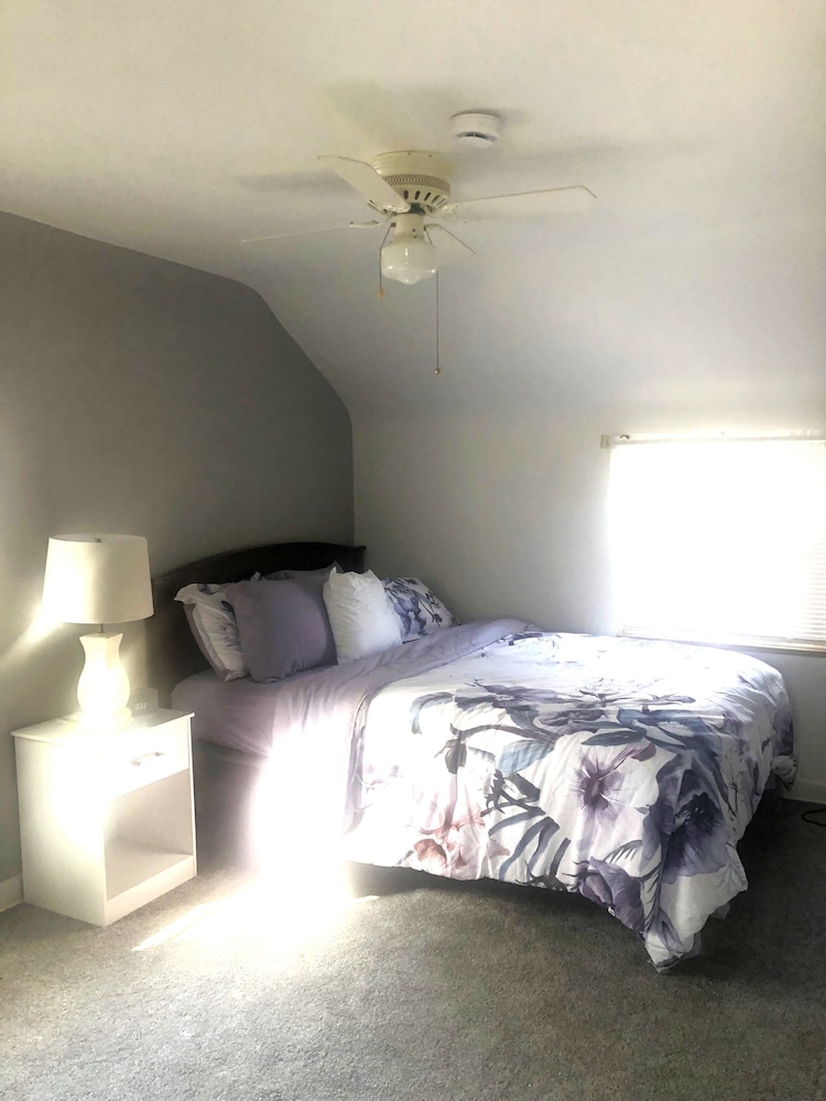 Zion, Charming 3-bedroom House In Verona With Ac, Wifi. Enjoy Your Stay - Monroeville, PA