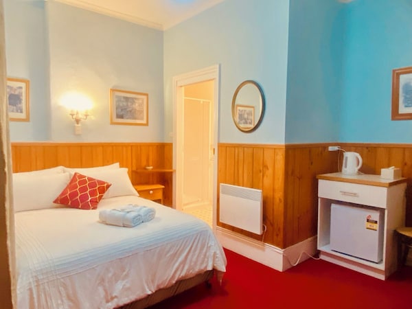 Hillview House Bed And Breakfast - Tasmania