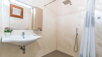 Apartamento Familiar, 3 quartos, 2 casas de banho (Villa Laura) | Casa de banho