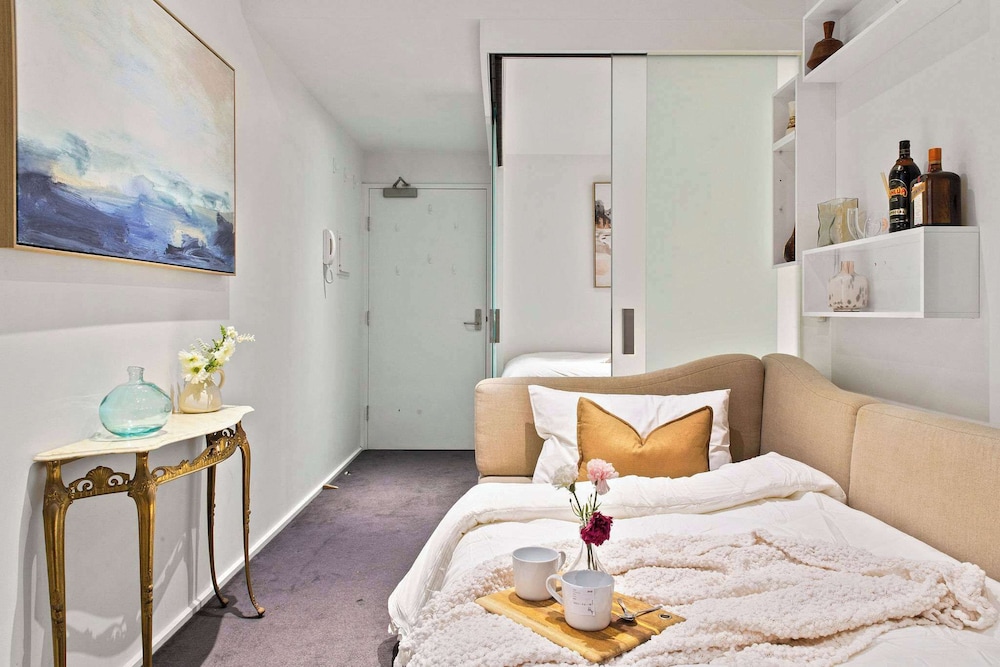 A Cozy CBD Studio Near Melbourne Central - Melbourne | Vrbo