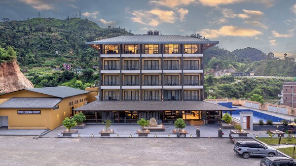 Triple Crown Resort - Tibet