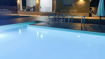 Piscina externa sazonal