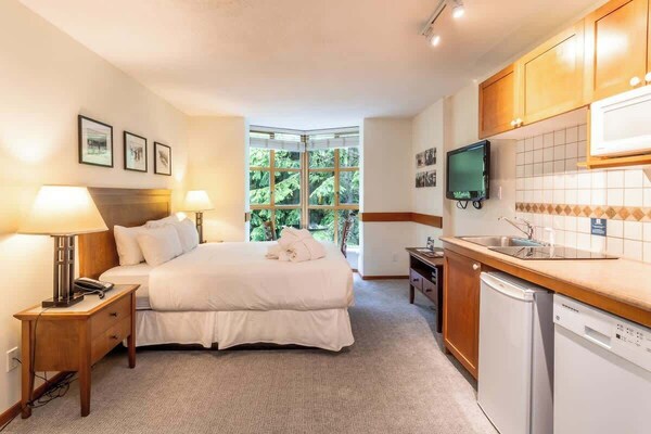 Entire Studio In Whistler Village Resort - Unit 417 - Whistler