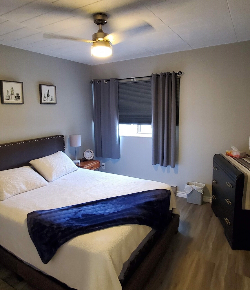 Nicely Finished One Bedroom Suite In The Heart Of Downtown Port Colborne - Port Colborne