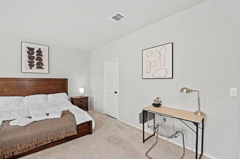 Very Spacious - Luxury High End Home - Sleeps 15 - Travis County | Vrbo