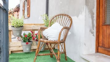 Apartamento, 2 quartos, sacada | Terraço/pátio