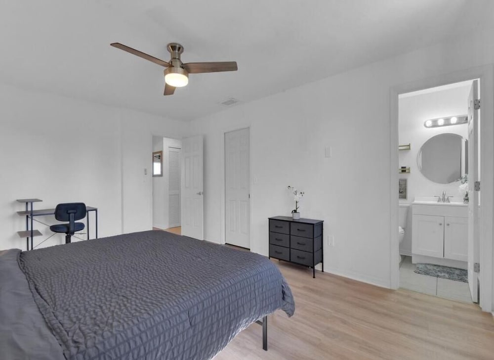 Charming 2-bedroom Condo In Terrific Cape Coral - Cape Coral, FL
