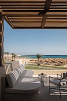 Quarto luxo, 1 cama Queen, vista para o mar (Family) | Terraço/pátio